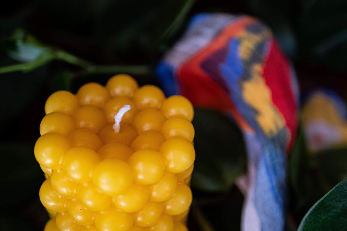 Round Bobbly Tube Beeswax Candle – 7 cm high – Honey by Wrights